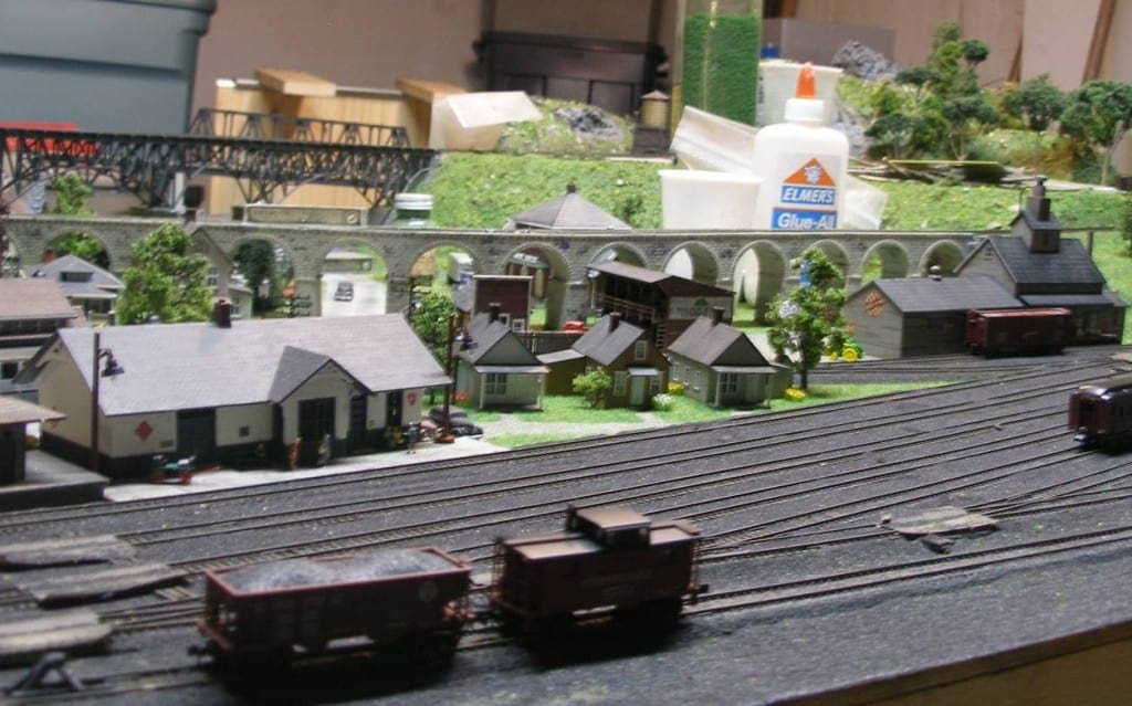 Zack's Amazing 4' X 8' N Scale Model Train Layout