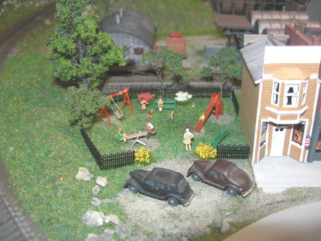 Zack's Amazing 4' X 8' N Scale Model Train Layout
