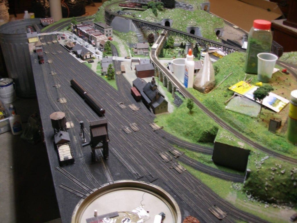 Zack's Amazing 4' X 8' N Scale Model Train Layout