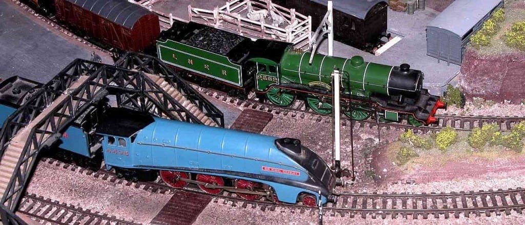 Innovative OO Scale Model Train Layout