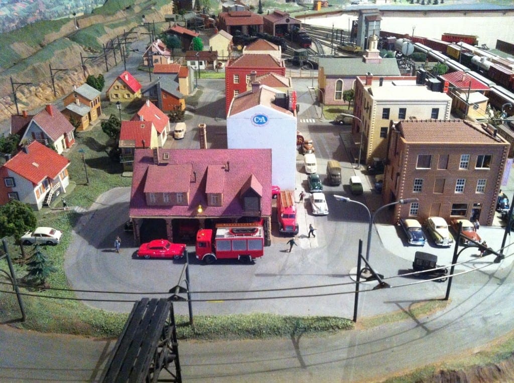 Amazing Brazilian Model Train Layout