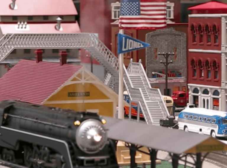 O Gauge 3 Rail in Action!