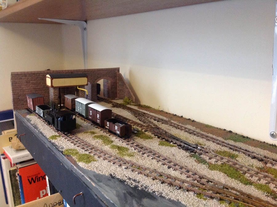 N-Scale-Shelf-Model-Railroad-Layout-1 - Model Train Books N-Scale-Shelf-Model-Railroad-Layout-1 - Model Train Books