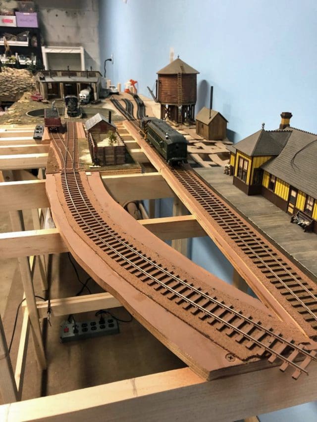 Top 7 O Scale Model Train Layouts - Model Train Books